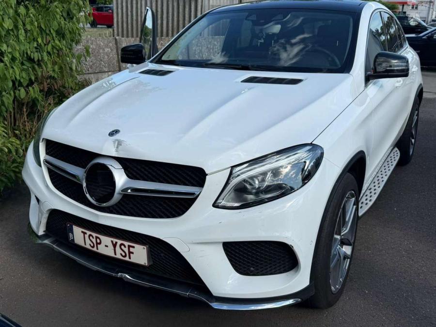 Белый Мерседес ГЛE 350 2018 в Каунас, объемом двигателя 0.35 л и пробегом 295 тыс. км за 16900 €, фото 1 на AUTOMOTO.COM.LV