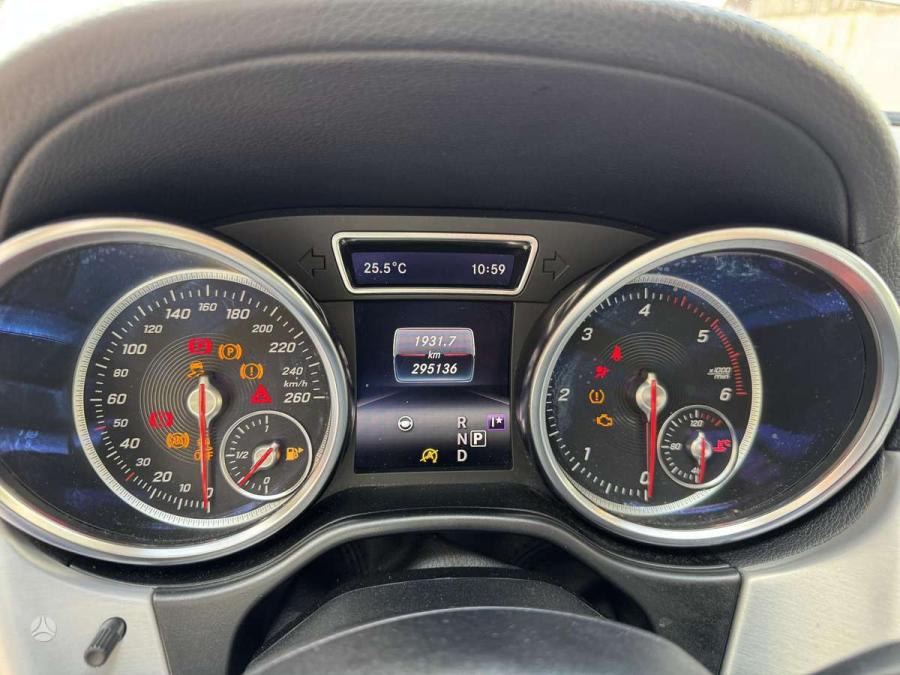Белый Мерседес ГЛE 350 2018 в Каунас, объемом двигателя 0.35 л и пробегом 295 тыс. км за 16900 €, фото 21 на AUTOMOTO.COM.LV