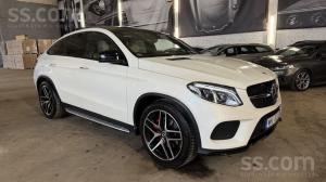 Balts Mercedes-Benz GLE 350 2018 Rīga, ar dzinēja tilpumu 3.00 L un nobraukumu 121 tūkst. km par 34900 €, foto 3 vietnē AUTOMOTO.COM.LV