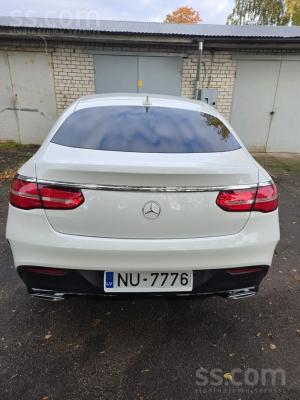 Белый Мерседес ГЛE 350 2019 в Рига, объемом двигателя 3.00 л и пробегом 130 тыс. км за 45000 €, фото 5 на AUTOMOTO.COM.LV