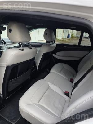 Белый Мерседес ГЛE 350 2019 в Рига, объемом двигателя 3.00 л и пробегом 130 тыс. км за 45000 €, фото 16 на AUTOMOTO.COM.LV