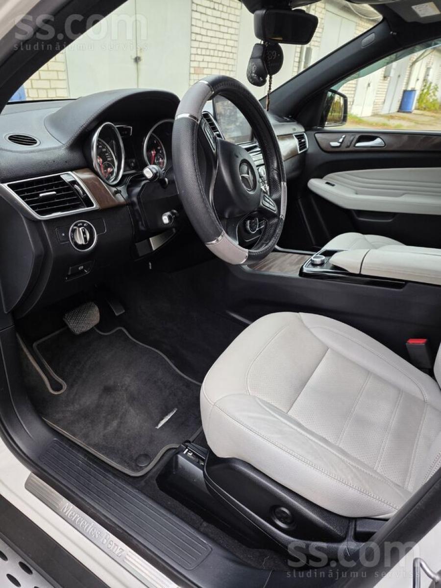 Белый Мерседес ГЛE 350 2019 в Рига, объемом двигателя 3.00 л и пробегом 130 тыс. км за 45000 €, фото 18 на AUTOMOTO.COM.LV