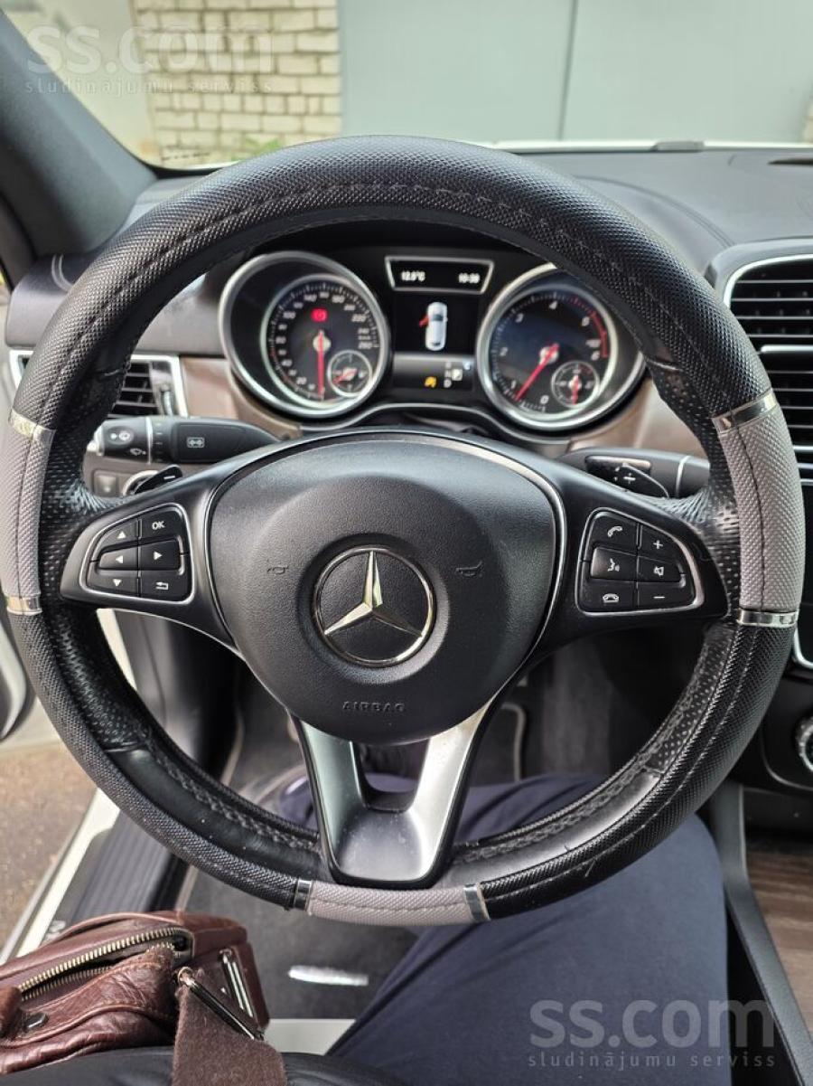 Белый Мерседес ГЛE 350 2019 в Рига, объемом двигателя 3.00 л и пробегом 130 тыс. км за 45000 €, фото 20 на AUTOMOTO.COM.LV