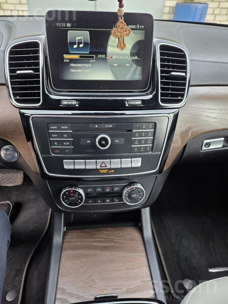 Белый Мерседес ГЛE 350 2019 в Рига, объемом двигателя 3.00 л и пробегом 130 тыс. км за 45000 €, фото 22 на AUTOMOTO.COM.LV
