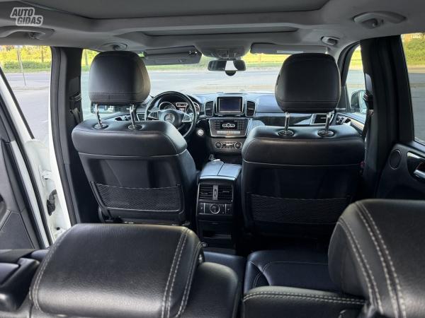 White Mercedes-Benz GLE 350 2014 in Siauliai, with an engine capacity of 3.00 L and mileage of 175 thousand km for 18400 €, photo 7 on AUTOMOTO.COM.LV