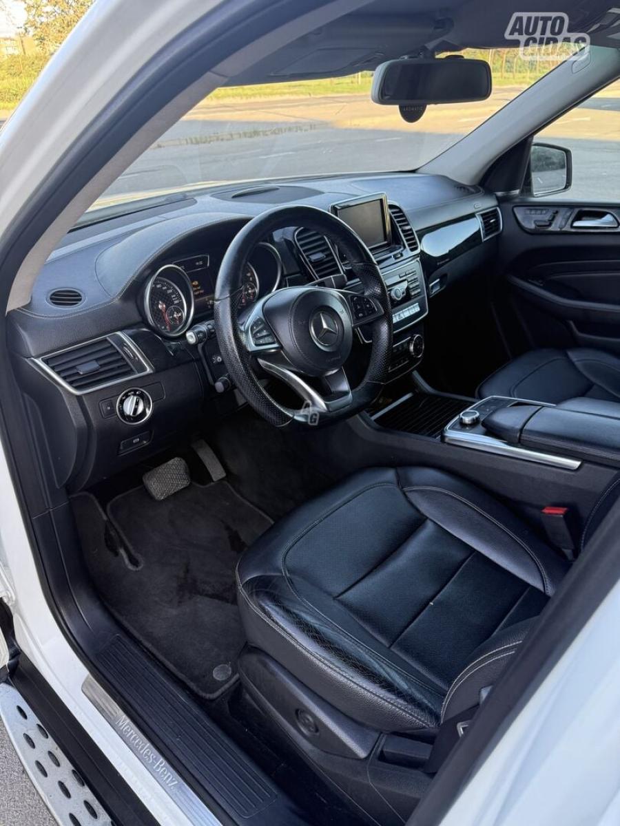 White Mercedes-Benz GLE 350 2014 in Siauliai, with an engine capacity of 3.00 L and mileage of 175 thousand km for 18400 €, photo 10 on AUTOMOTO.COM.LV