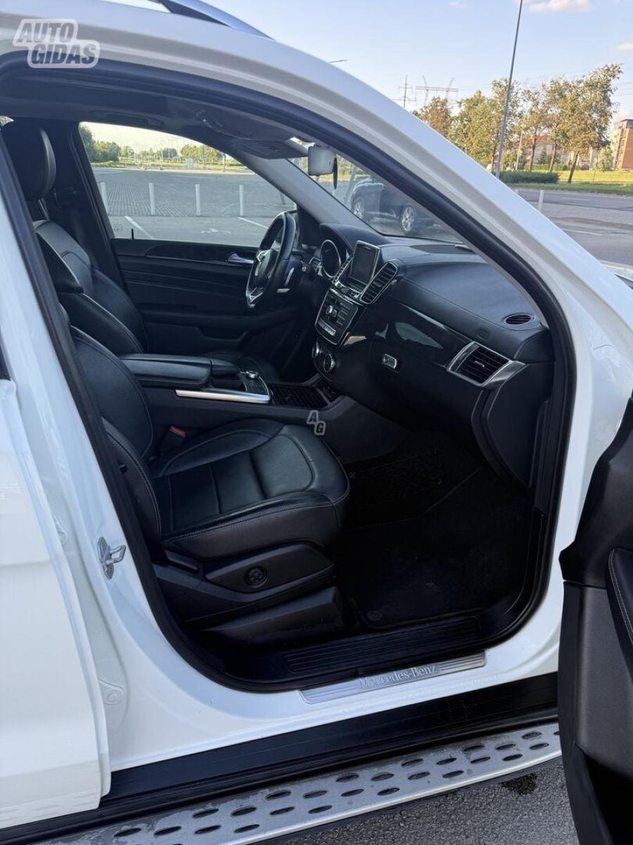 White Mercedes-Benz GLE 350 2014 in Siauliai, with an engine capacity of 3.00 L and mileage of 175 thousand km for 18400 €, photo 12 on AUTOMOTO.COM.LV