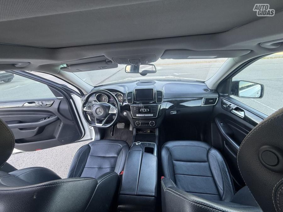 White Mercedes-Benz GLE 350 2014 in Siauliai, with an engine capacity of 3.00 L and mileage of 175 thousand km for 18400 €, photo 16 on AUTOMOTO.COM.LV