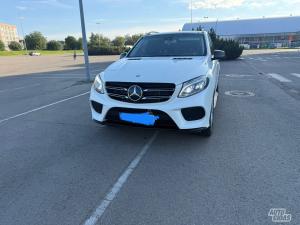 White Mercedes-Benz GLE 350 2014 in Siauliai, with an engine capacity of 3.00 L and mileage of 175 thousand km for 18400 €, photo 18 on AUTOMOTO.COM.LV