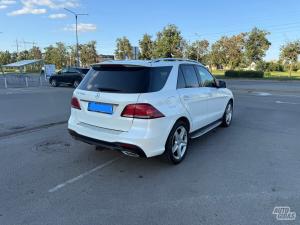 White Mercedes-Benz GLE 350 2014 in Siauliai, with an engine capacity of 3.00 L and mileage of 175 thousand km for 18400 €, photo 20 on AUTOMOTO.COM.LV