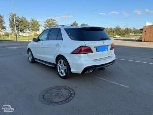 White Mercedes-Benz GLE 350 2014 in Siauliai, with an engine capacity of 3.00 L and mileage of 175 thousand km for 18400 €, photo 22 on AUTOMOTO.COM.LV