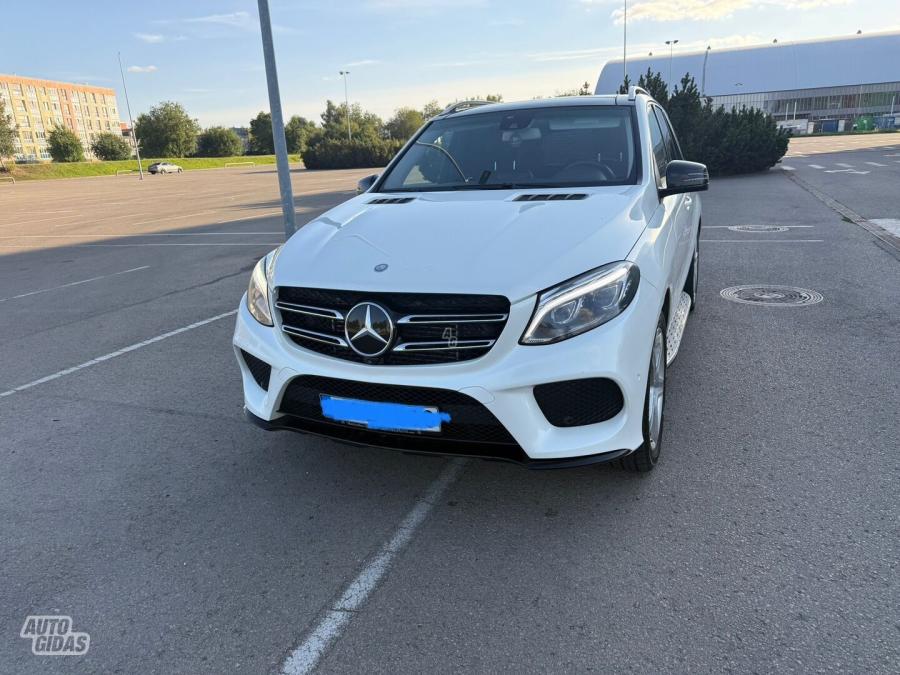 White Mercedes-Benz GLE 350 2014 in Siauliai, with an engine capacity of 3.00 L and mileage of 175 thousand km for 18400 €, photo 26 on AUTOMOTO.COM.LV