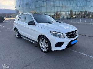 White Mercedes-Benz GLE 350 2014 in Siauliai, with an engine capacity of 3.00 L and mileage of 175 thousand km for 18400 €, photo 28 on AUTOMOTO.COM.LV