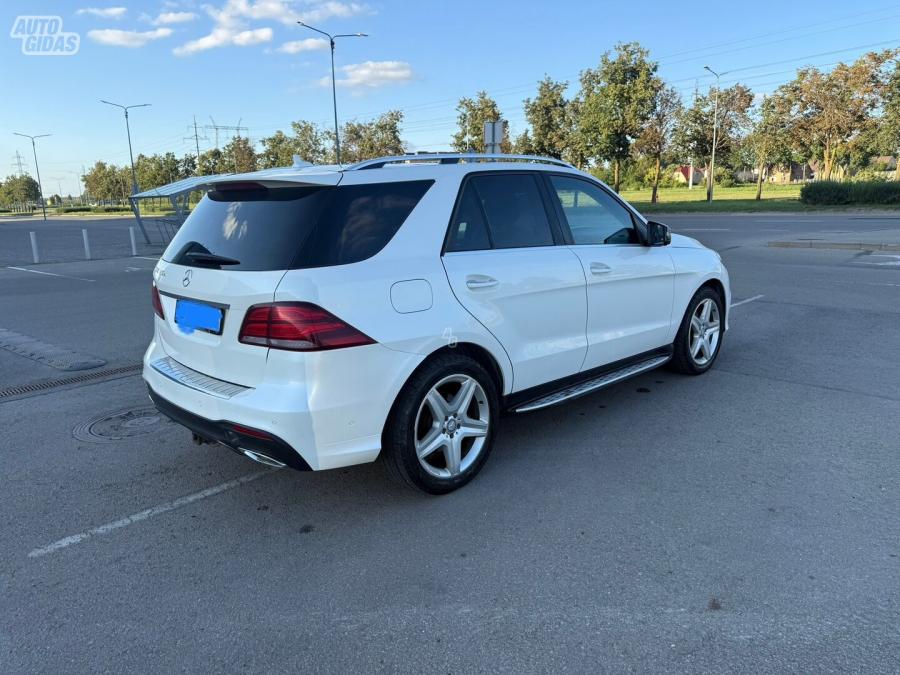 Balts Mercedes-Benz GLE 350 2014 Šauļi, ar dzinēja tilpumu 3.00 L un nobraukumu 175 tūkst. km par 17999 €, foto 4 vietnē AUTOMOTO.COM.LV