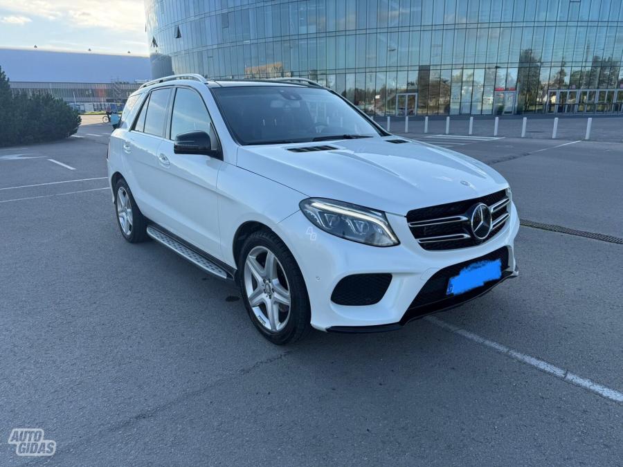 Balts Mercedes-Benz GLE 350 2014 Šauļi, ar dzinēja tilpumu 3.00 L un nobraukumu 175 tūkst. km par 17999 €, foto 23 vietnē AUTOMOTO.COM.LV