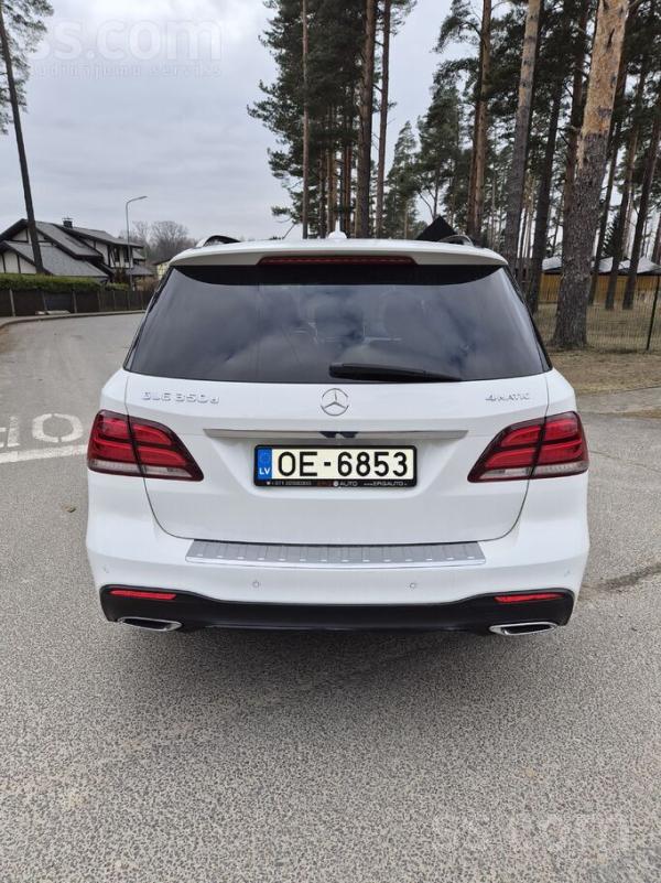 Balts Mercedes-Benz GLE 350 2015 Rīga, ar dzinēja tilpumu 3.00 L un nobraukumu 212 tūkst. km par 23500 €, foto 5 vietnē AUTOMOTO.COM.LV