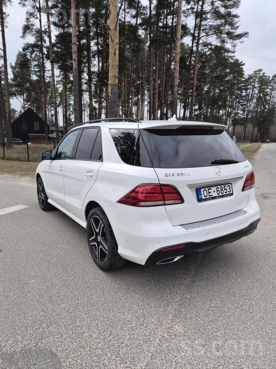 White Mercedes-Benz GLE 350 2015 in Riga, with an engine capacity of 3.00 L and mileage of 212 thousand km for 23500 €, photo 6 on AUTOMOTO.COM.LV