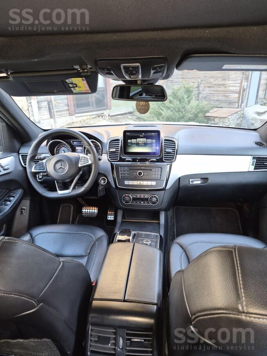 White Mercedes-Benz GLE 350 2015 in Riga, with an engine capacity of 3.00 L and mileage of 212 thousand km for 23500 €, photo 8 on AUTOMOTO.COM.LV
