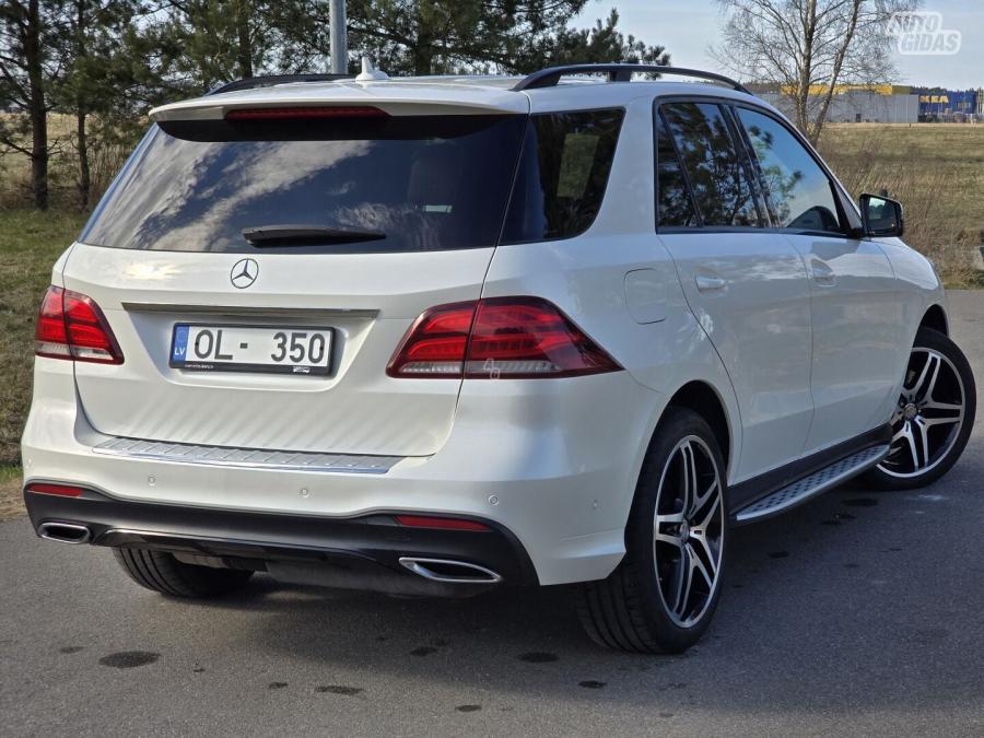 Balts Mercedes-Benz GLE 350 2015 Pasvalys, ar dzinēja tilpumu 3.00 L un nobraukumu 283 tūkst. km par 21900 €, foto 4 vietnē AUTOMOTO.COM.LV