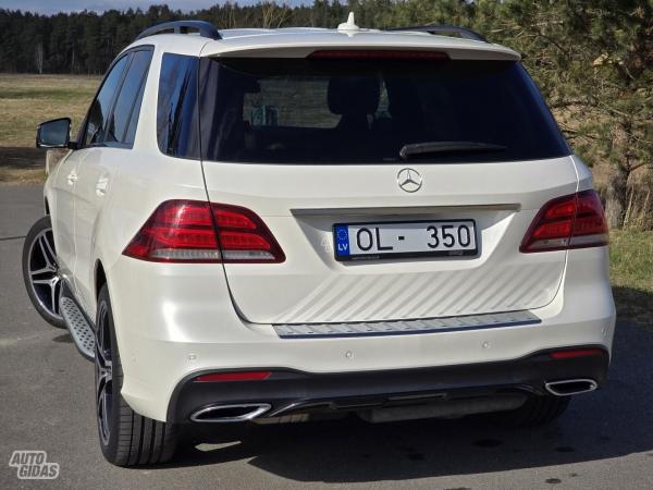 Balts Mercedes-Benz GLE 350 2015 Pasvalys, ar dzinēja tilpumu 3.00 L un nobraukumu 283 tūkst. km par 21900 €, foto 4 vietnē AUTOMOTO.COM.LV