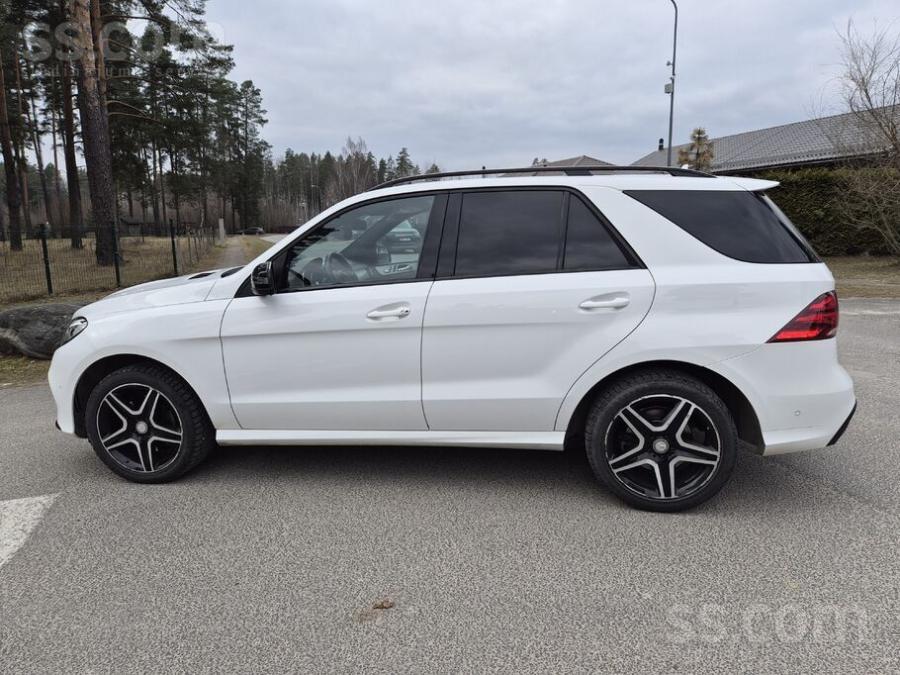 Balts Mercedes-Benz GLE 350 2015 Rīga, ar dzinēja tilpumu 3.00 L un nobraukumu 212 tūkst. km par 21500 €, foto 8 vietnē AUTOMOTO.COM.LV