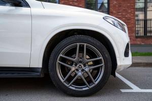 Balts Mercedes-Benz GLE 350 2015 Klaipėda, ar dzinēja tilpumu 3.00 L un nobraukumu 225 tūkst. km par 29300 €, foto 10 vietnē AUTOMOTO.COM.LV