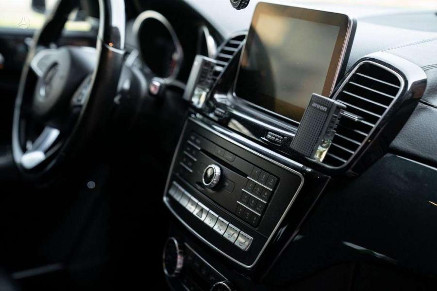 Balts Mercedes-Benz GLE 350 2015 Klaipėda, ar dzinēja tilpumu 3.00 L un nobraukumu 225 tūkst. km par 29300 €, foto 12 vietnē AUTOMOTO.COM.LV