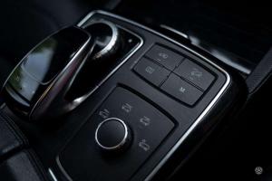 Balts Mercedes-Benz GLE 350 2015 Klaipėda, ar dzinēja tilpumu 3.00 L un nobraukumu 225 tūkst. km par 29300 €, foto 16 vietnē AUTOMOTO.COM.LV