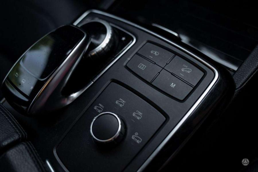 Balts Mercedes-Benz GLE 350 2015 Klaipėda, ar dzinēja tilpumu 3.00 L un nobraukumu 225 tūkst. km par 29300 €, foto 16 vietnē AUTOMOTO.COM.LV