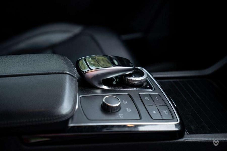 Balts Mercedes-Benz GLE 350 2015 Klaipėda, ar dzinēja tilpumu 3.00 L un nobraukumu 225 tūkst. km par 29300 €, foto 21 vietnē AUTOMOTO.COM.LV