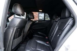 Balts Mercedes-Benz GLE 350 2015 Klaipėda, ar dzinēja tilpumu 3.00 L un nobraukumu 225 tūkst. km par 29300 €, foto 24 vietnē AUTOMOTO.COM.LV