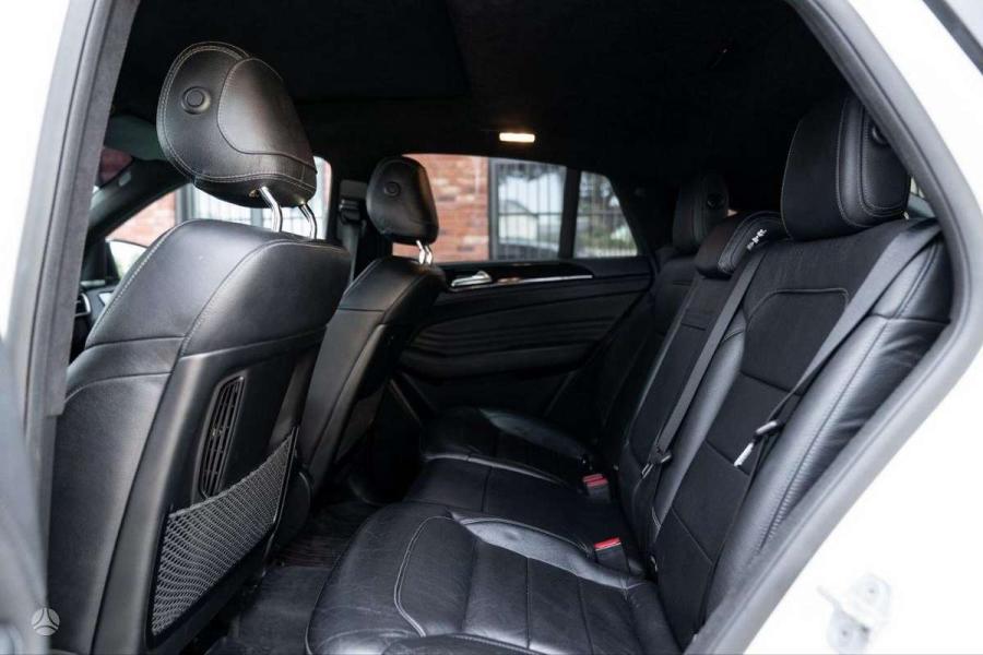 Balts Mercedes-Benz GLE 350 2015 Klaipėda, ar dzinēja tilpumu 3.00 L un nobraukumu 225 tūkst. km par 29300 €, foto 24 vietnē AUTOMOTO.COM.LV