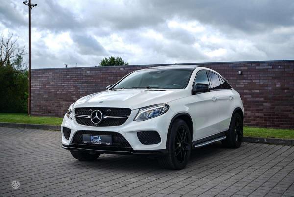 White Mercedes-Benz GLE 350 2015 in Marijampole, with an engine capacity of 2.99 L and mileage of 85 thousand km for 35950 €, photo 5 on AUTOMOTO.COM.LV
