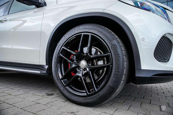 White Mercedes-Benz GLE 350 2015 in Marijampole, with an engine capacity of 2.99 L and mileage of 85 thousand km for 35950 €, photo 6 on AUTOMOTO.COM.LV