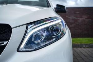 White Mercedes-Benz GLE 350 2015 in Marijampole, with an engine capacity of 2.99 L and mileage of 85 thousand km for 35950 €, photo 8 on AUTOMOTO.COM.LV