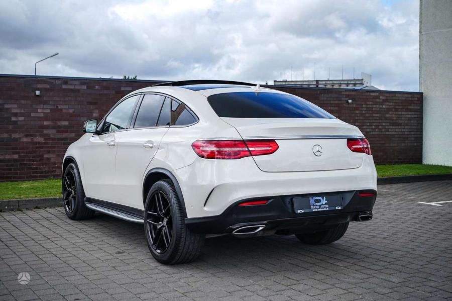 White Mercedes-Benz GLE 350 2015 in Marijampole, with an engine capacity of 2.99 L and mileage of 85 thousand km for 35950 €, photo 10 on AUTOMOTO.COM.LV