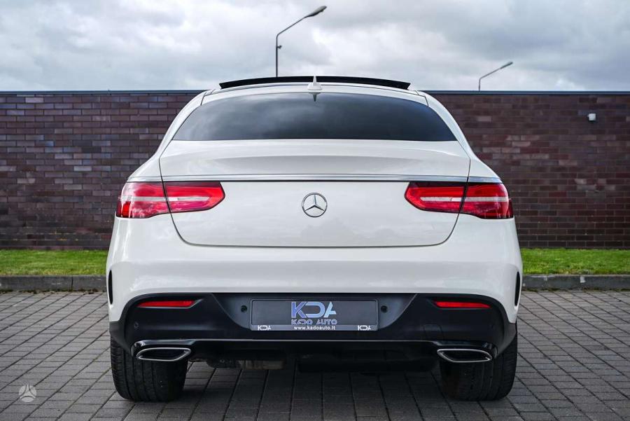 White Mercedes-Benz GLE 350 2015 in Marijampole, with an engine capacity of 2.99 L and mileage of 85 thousand km for 35950 €, photo 12 on AUTOMOTO.COM.LV
