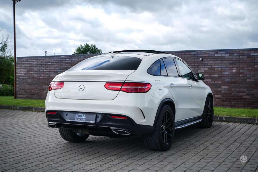 White Mercedes-Benz GLE 350 2015 in Marijampole, with an engine capacity of 2.99 L and mileage of 85 thousand km for 35950 €, photo 14 on AUTOMOTO.COM.LV