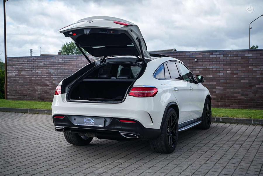 White Mercedes-Benz GLE 350 2015 in Marijampole, with an engine capacity of 2.99 L and mileage of 85 thousand km for 35950 €, photo 15 on AUTOMOTO.COM.LV