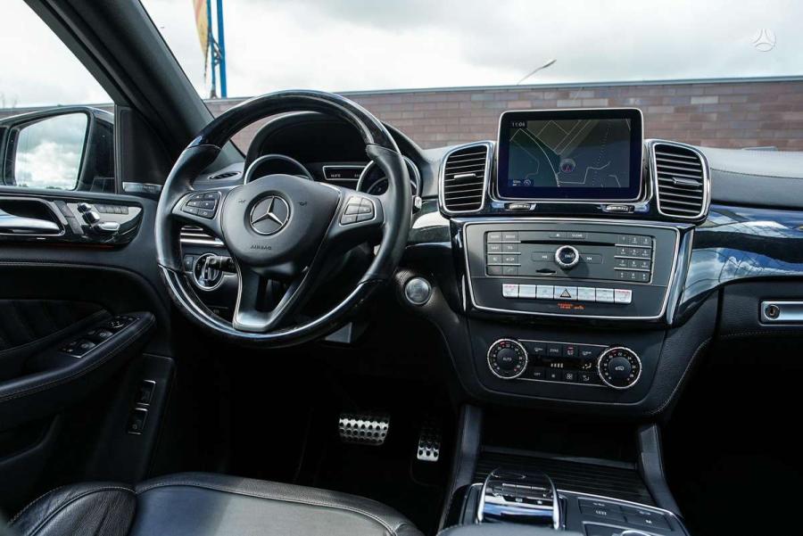 White Mercedes-Benz GLE 350 2015 in Marijampole, with an engine capacity of 2.99 L and mileage of 85 thousand km for 35950 €, photo 18 on AUTOMOTO.COM.LV