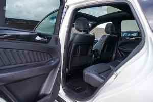 White Mercedes-Benz GLE 350 2015 in Marijampole, with an engine capacity of 2.99 L and mileage of 85 thousand km for 35950 €, photo 36 on AUTOMOTO.COM.LV