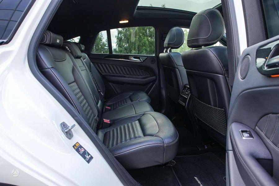 White Mercedes-Benz GLE 350 2015 in Marijampole, with an engine capacity of 2.99 L and mileage of 85 thousand km for 35950 €, photo 39 on AUTOMOTO.COM.LV