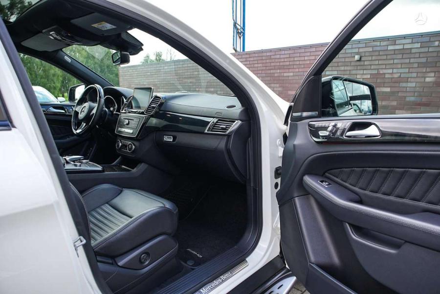 White Mercedes-Benz GLE 350 2015 in Marijampole, with an engine capacity of 2.99 L and mileage of 85 thousand km for 35950 €, photo 40 on AUTOMOTO.COM.LV