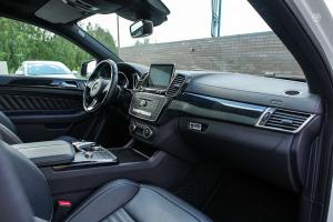 White Mercedes-Benz GLE 350 2015 in Marijampole, with an engine capacity of 2.99 L and mileage of 85 thousand km for 35950 €, photo 41 on AUTOMOTO.COM.LV