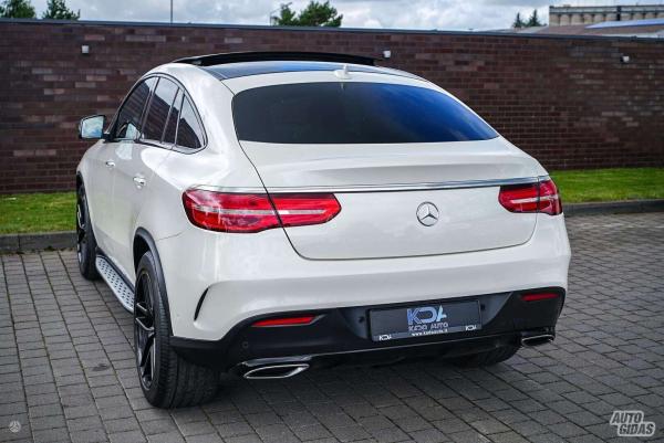 White Mercedes-Benz GLE 350 2015 in Kaunas, with an engine capacity of 3.00 L and mileage of 85 thousand km for 35950 €, photo 10 on AUTOMOTO.COM.LV