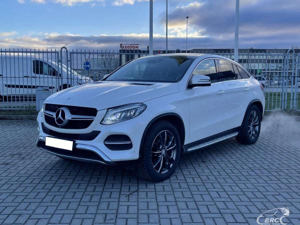 Белый Мерседес ГЛE 350 2015 в Клайпеда, объемом двигателя 2.99 л и пробегом 308 тыс. км за 21500 €, фото 1 на AUTOMOTO.COM.LV