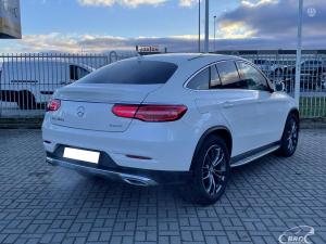 Balts Mercedes-Benz GLE 350 2015 Klaipėda, ar dzinēja tilpumu 2.99 L un nobraukumu 308 tūkst. km par 21500 €, foto 4 vietnē AUTOMOTO.COM.LV