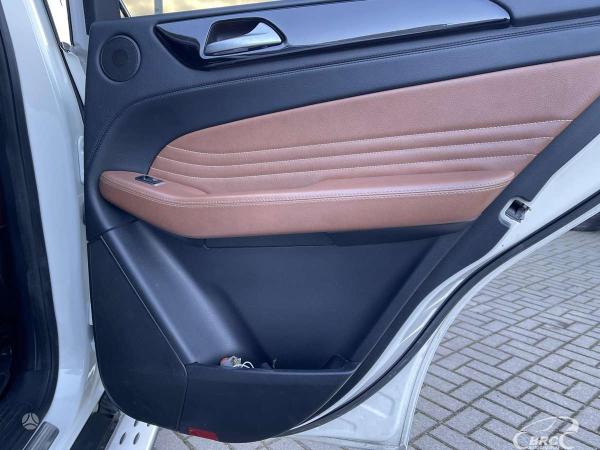 Белый Мерседес ГЛE 350 2015 в Клайпеда, объемом двигателя 2.99 л и пробегом 308 тыс. км за 21500 €, фото 8 на AUTOMOTO.COM.LV