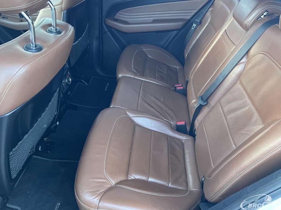 Balts Mercedes-Benz GLE 350 2015 Klaipėda, ar dzinēja tilpumu 2.99 L un nobraukumu 308 tūkst. km par 21500 €, foto 15 vietnē AUTOMOTO.COM.LV