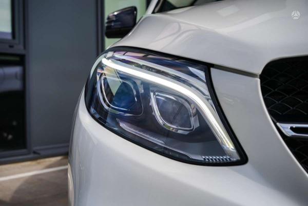 Balts Mercedes-Benz GLE 350 2015 Kauņa, ar dzinēja tilpumu 2.99 L un nobraukumu 85 tūkst. km par 35950 €, foto 7 vietnē AUTOMOTO.COM.LV